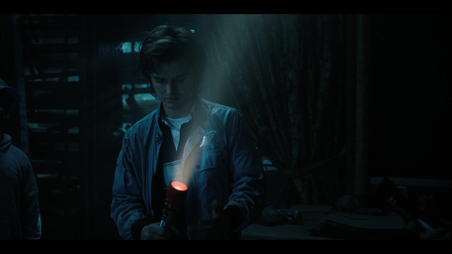 4x05 - Chapter Five: The Nina Project - JKA405-117 - Joe Keery Access ...